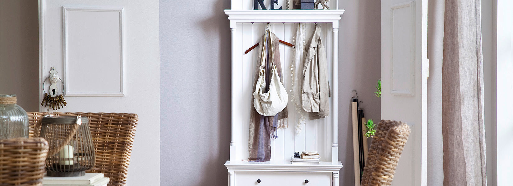 COAT YOUR FAVOURITE COATS WITH THESE COAT-HANGER UNITS